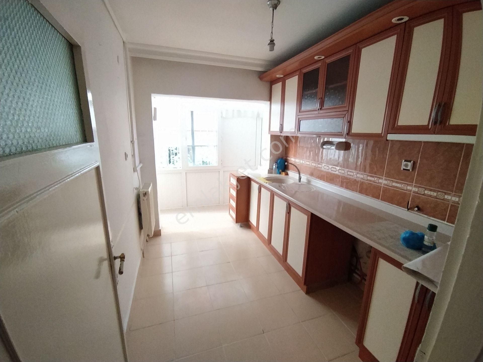 Emlakçıdan Ankara Çankaya Osman Temiz Mahallesi 3+1 Satılık Daire 250. ...