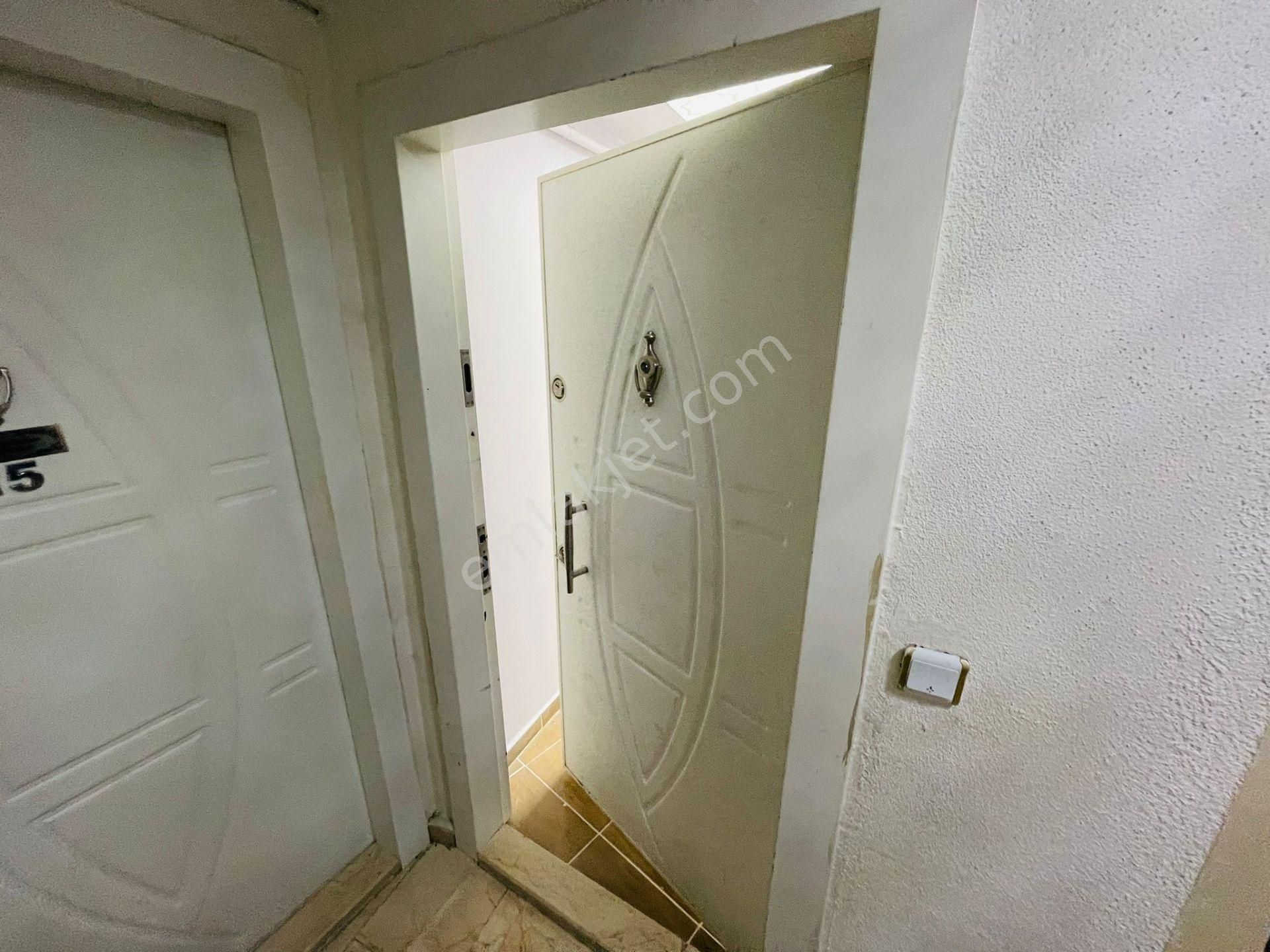 Emlakçıdan İstanbul Sultangazi Uğur Mumcu Mahallesi 3+1 Oda Satılık ...