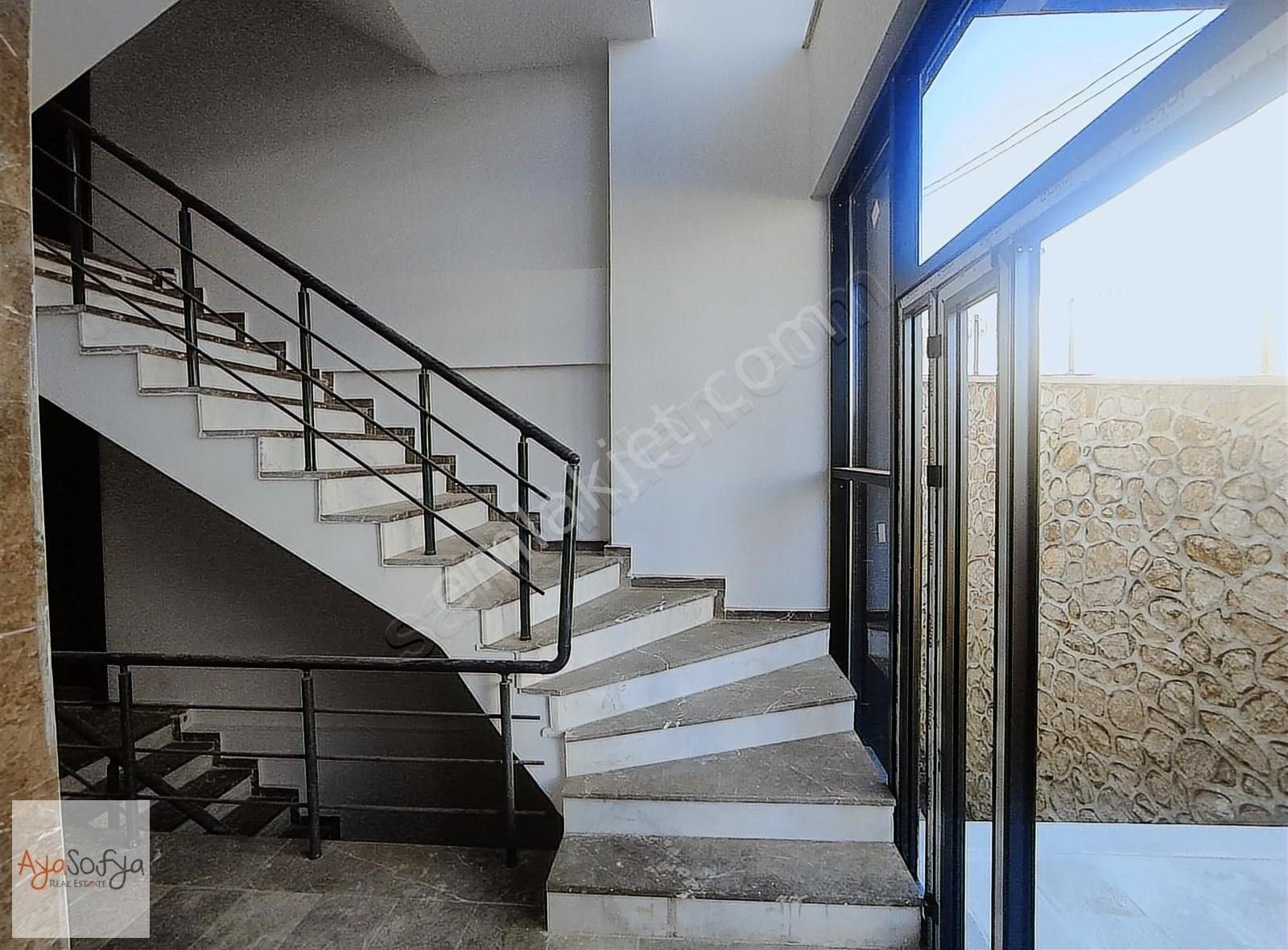 Emlakçıdan Bursa Gemlik Cumhuriyet Mahallesi 3+1 Oda Kiralık Daire ...